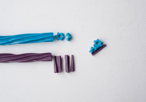 Twizzler Flower Toppers For The Perfect Spring Cake | Handmade Charlotte