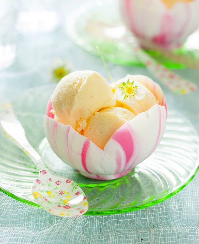 How To Make Flower Petal White Chocolate Bowls | Handmade Charlotte