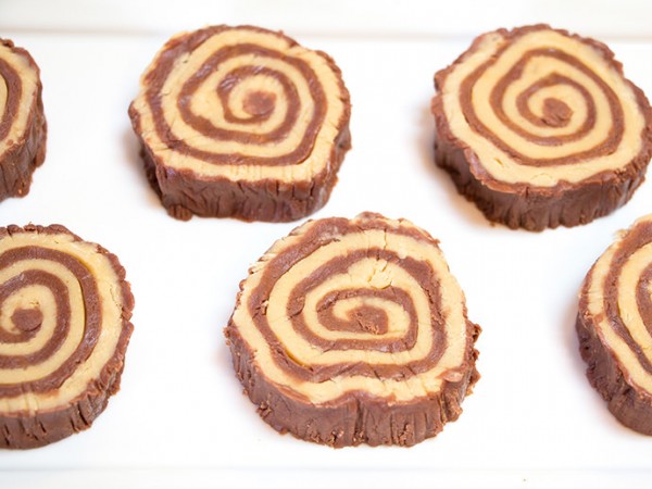 Lumberjacks Rejoice! A Recipe for Fudge Tree Rings | Handmade Charlotte