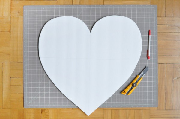 Valentine’s Day Carnival: DIY Balloon Pop | Handmade Charlotte