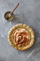 Daisy Chain Pie Crust Tutorial | Handmade Charlotte